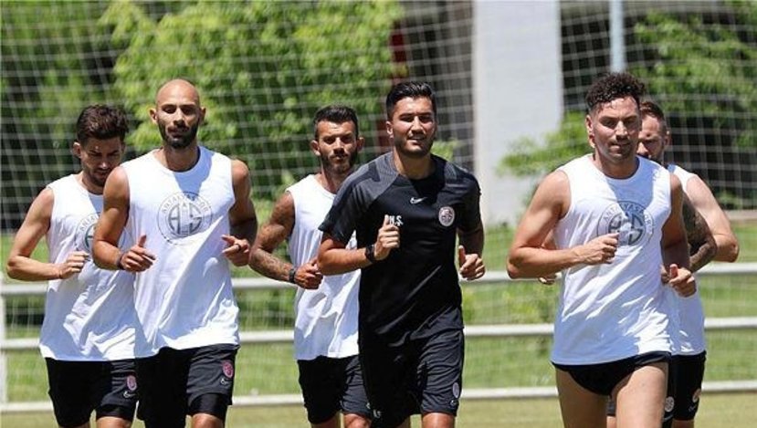 Akrep’te A Takım sahaya indi - Son dakika Antalyaspor haberleri - Fotomaç