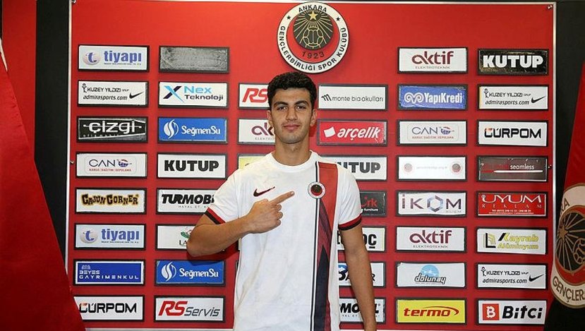 Yiğit Efe resmen Gençler’de - Son dakika TFF 1.Lig haberleri - Fotomaç Yiğit Efe resmen Gençler’de - Son dakika TFF 1.Lig haberleri - Fotomaç