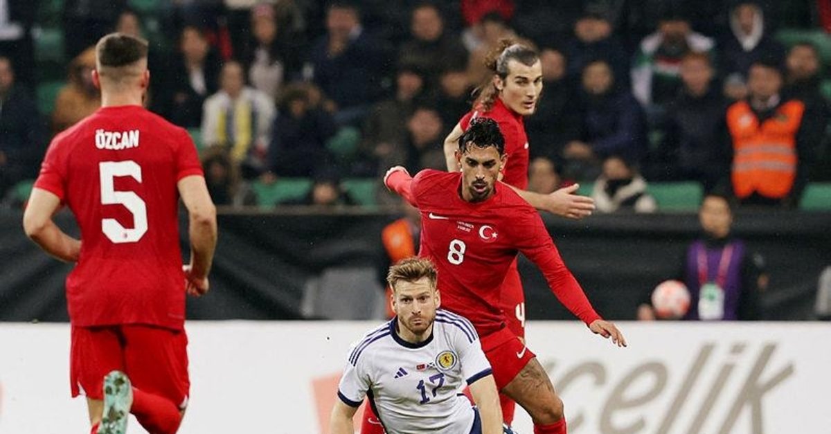 İrfan Can Kahveci ve Orkun Kökçü ayrıldı - Son dakika A Milli Futbol ...