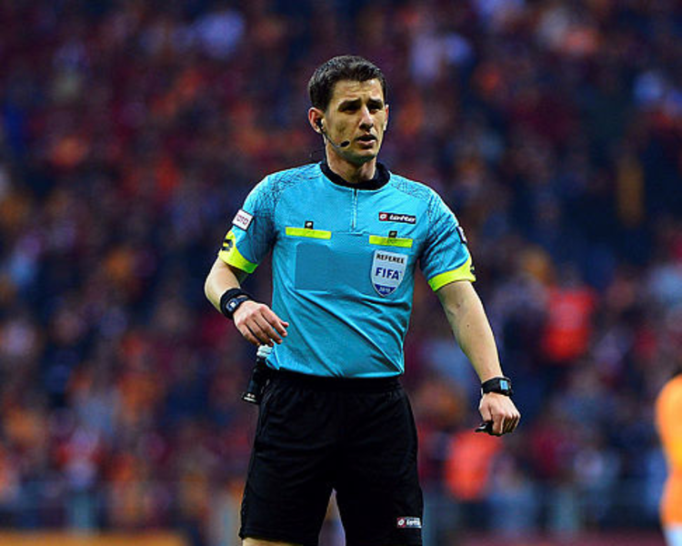 İlk maça Türk hakem - Son dakika A Milli Futbol Takımı haberleri - Fotomaç